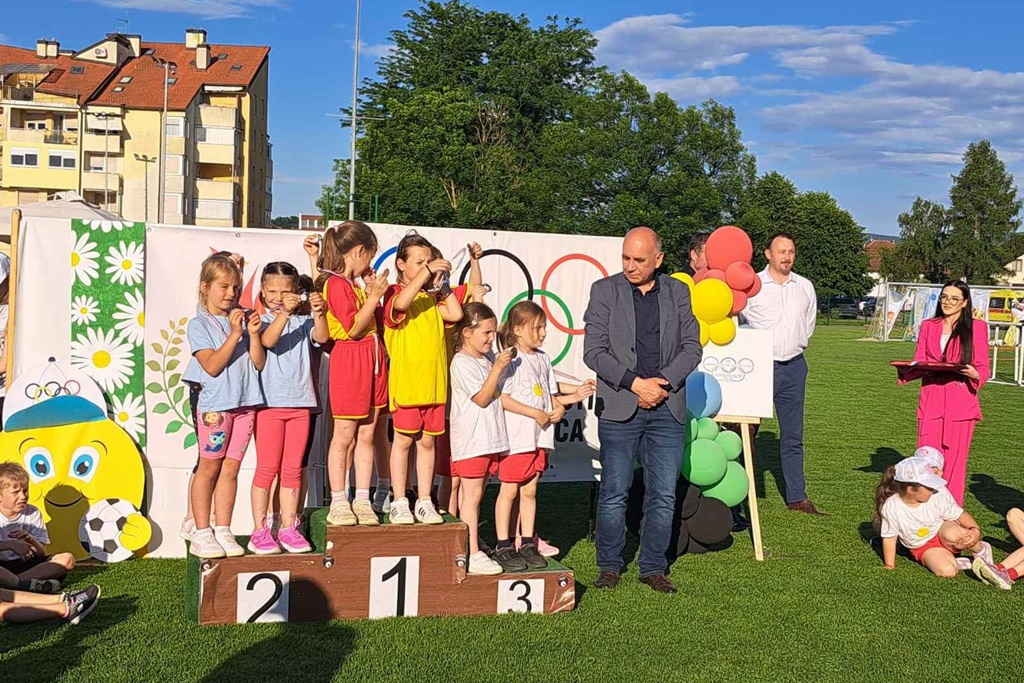FOTO U Novom Marofu 220 djece sudjelovalo na 20. Olimpijskom festivalu ...