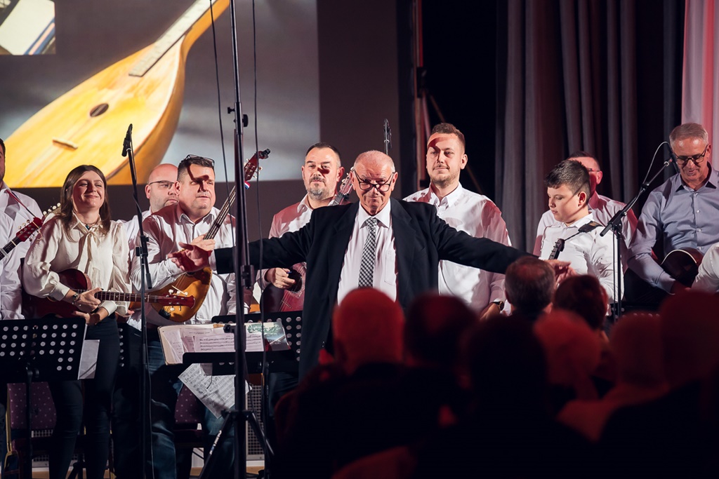 Promocija monografije 'Pjesme i tambure vežu generacije': Djelo koje ...