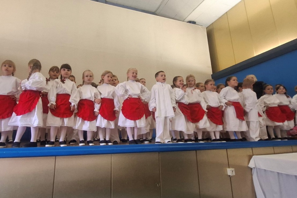 Završna priredba DV-a „Tratinčica“: Mali čuvari tradicije oduševili ...