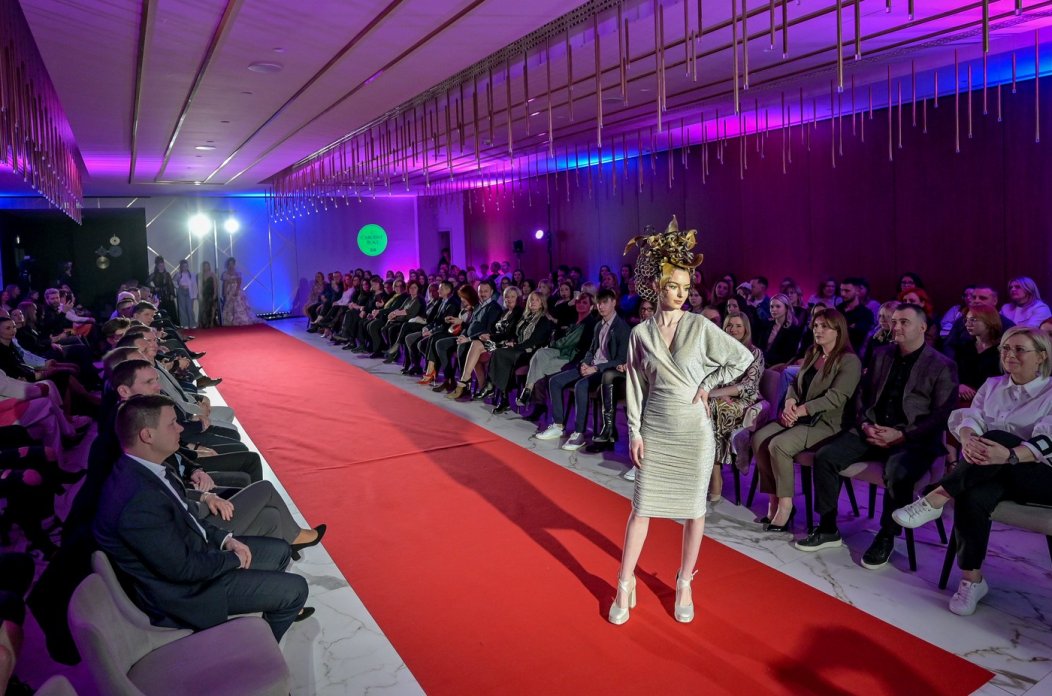 FOTO Treća revija Čarobne ruke: učenici i obrtnici predstavili svoje inovativne kreacije ...