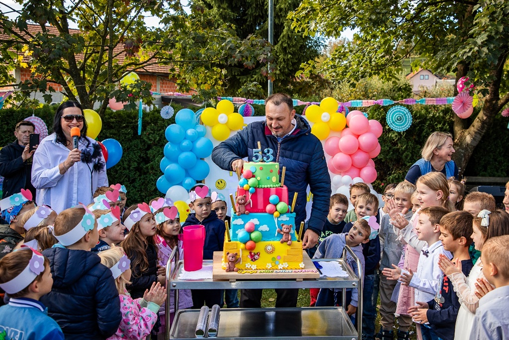 FOTO Dječji vrtić Novi Marof proslavio 53. rođendan uz pjesmu, ples i ...